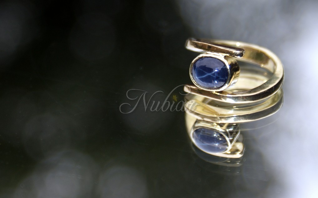 Gouden ring met ster saffier - Atelier Nubiar