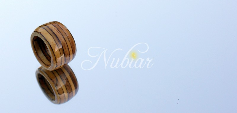 Sieraden van hout - Atelier Nubiar